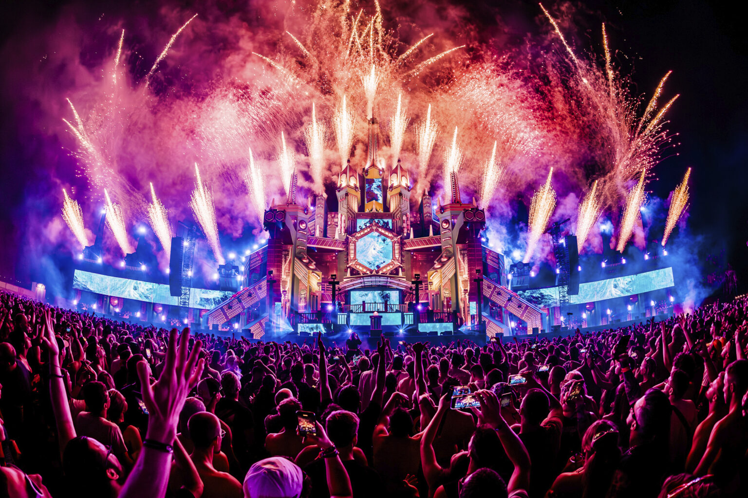 Decibel outdoor announces full 2025 line-up