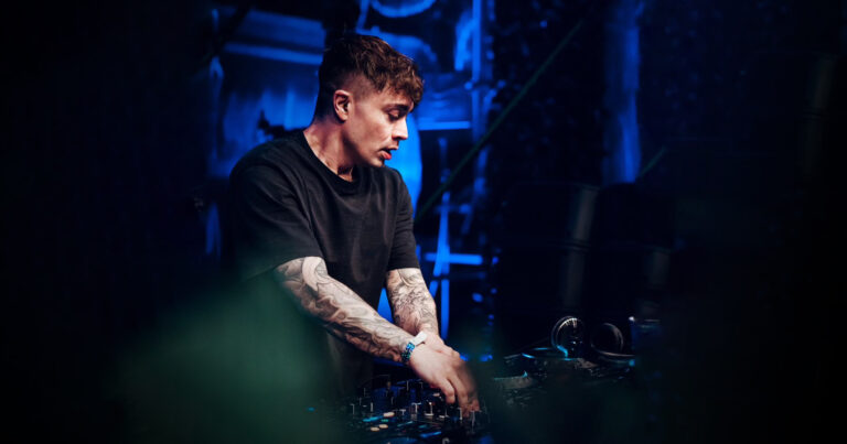 Headhunterz makes return on stage